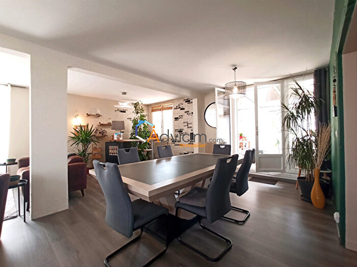 Maison à vendre - Saint-Jean-de-la-Ruelle, Gambetta, Madeleine, Dix Arpents, Clos Neuf - 7 pièces - 3 chambres