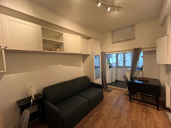 Appartement à louer - Brotteaux, Lyon ème arrondissement - 1 pièce