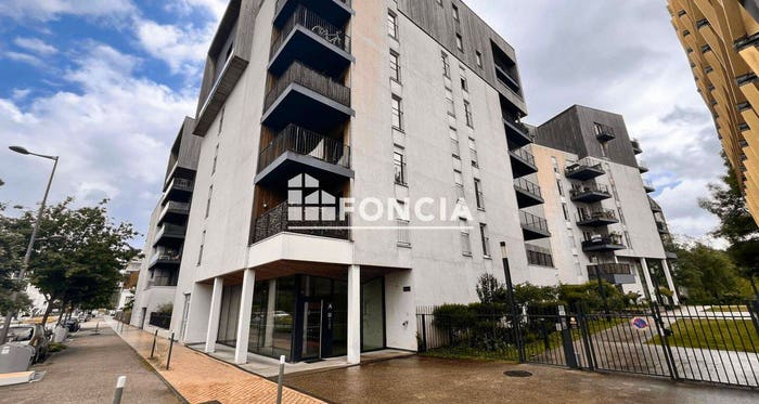 Appartement 3 pièces à Bordeaux-Lac, à louer
