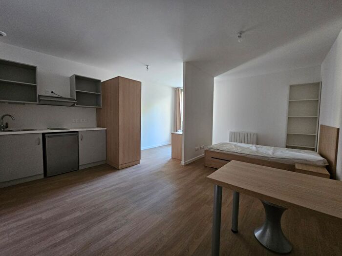 Appartement à louer - Nîmes, Feuchères - 1 pièce - 1 chambre