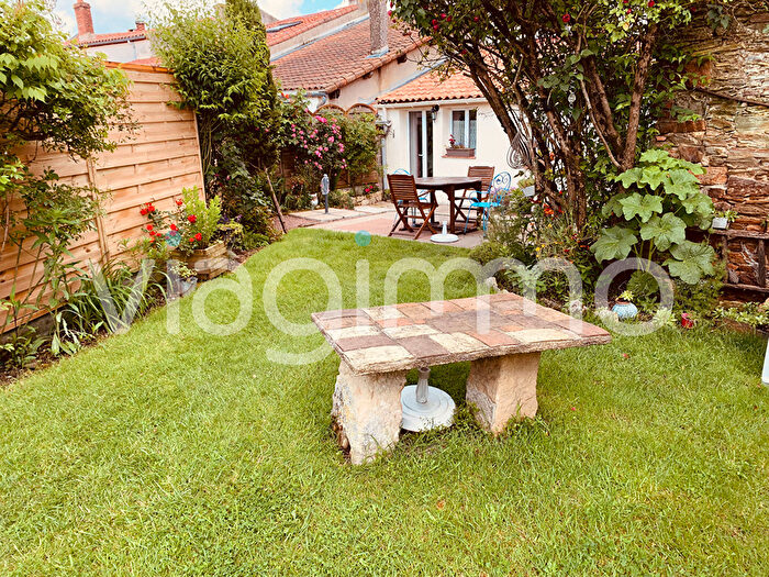 Maison à vendre - Saint-Hilaire-le-Vouhis - 5 pièces - 3 chambres