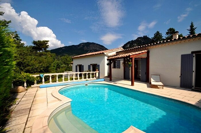 Maison à vendre - Castellane - 5 pièces - 4 chambres