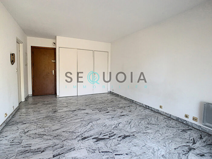 Appartement à louer - Antibes, Rastines, Super Antibes, Laval, La Fontonne - 1 pièce