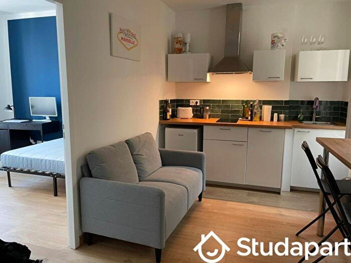 Appartement à louer - Baille, Marseille ème - 1 pièce - 2 chambres