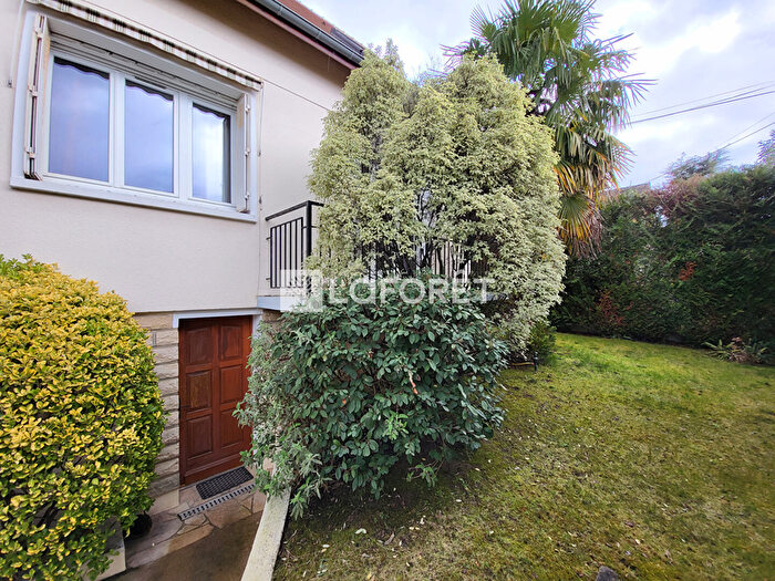 Maisons à vendre et appartements à louer - 1