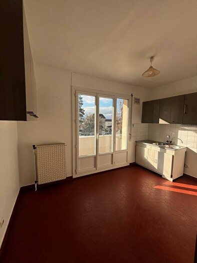 Appartement à louer - Centre Ville Nord, Voiron - 1 pièce