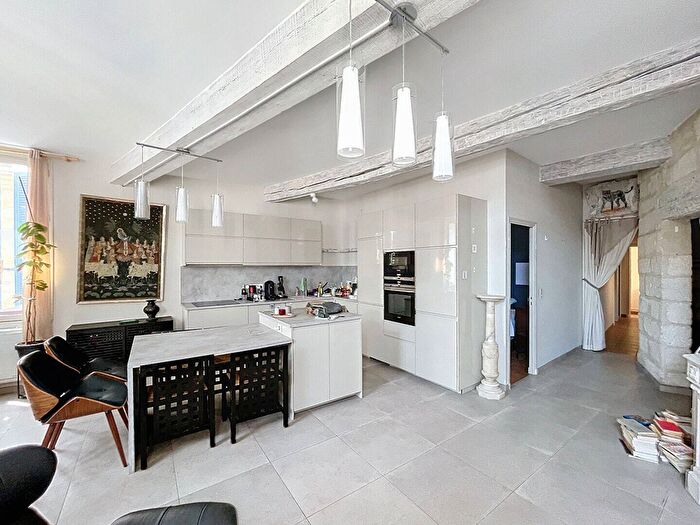 Appartement à louer - La Balance-Palais des Papes, Avignon - 3 pièces - 2 chambres