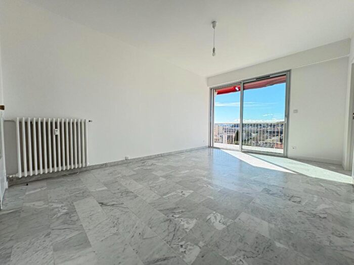 Appartement 4 pièces à Nice, Caucade, à louer