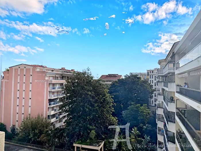 Appartement à vendre - Menton, Hôtel de Ville, Vieille Ville, Musée, Madone, Carnolès - 3 pièces - 2 chambres