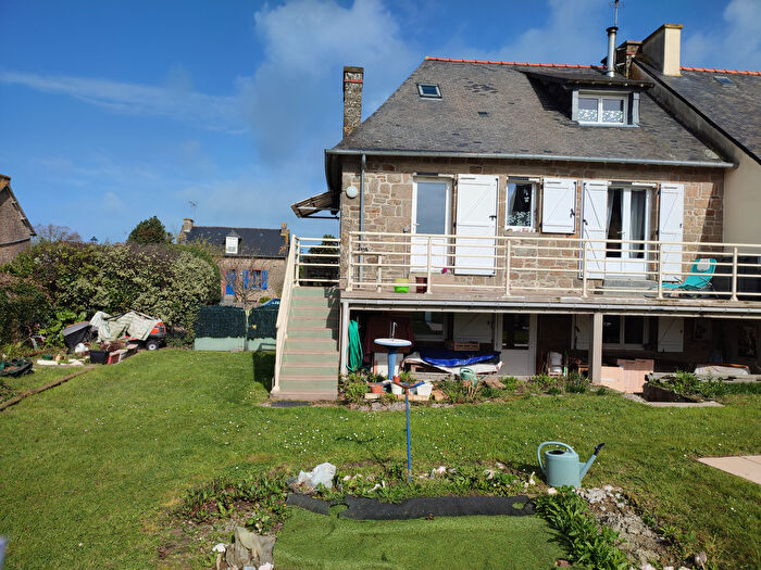 Saint-Coulomb - Maison 8 pièces à vendre