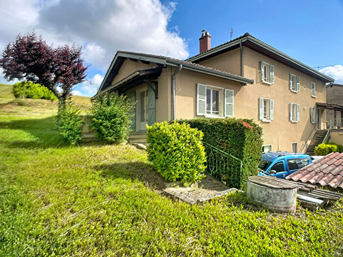 Maison 10 pièces à Lantignié, à vendre