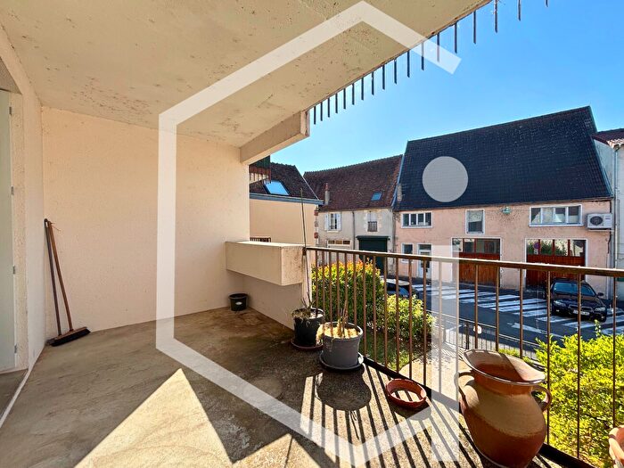 Appartement à vendre - Cosne-Cours-sur-Loire - 4 pièces - 3 chambres