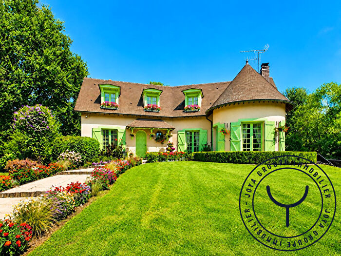 Saint-Just-Sauvage : Maison 6 pièces à vendre