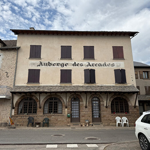 Maison 16 pièces à vendre à Canet-de-Salars