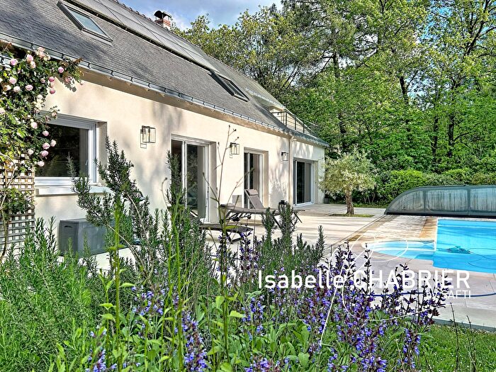 Seiches-sur-le-Loir : Maison 9 pièces à vendre