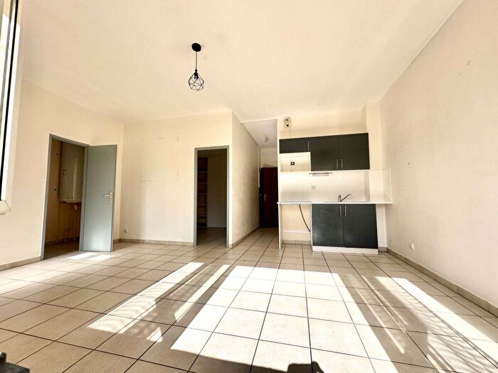 Appartement à louer - La Roche-sur-Foron - 2 pièces - 1 chambre