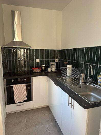 Appartement à louer - La Fourche-Guy Môquet, Paris ème arrondissement - 2 pièces - 1 chambre