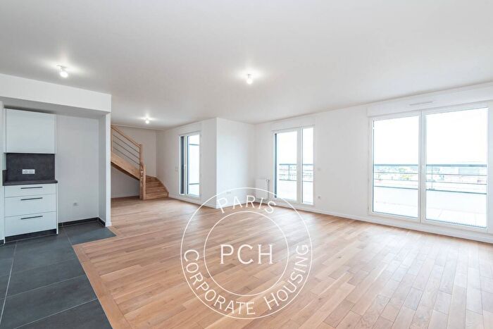 Appartement à louer - Faubourg de lArche, Courbevoie - 4 pièces - 3 chambres