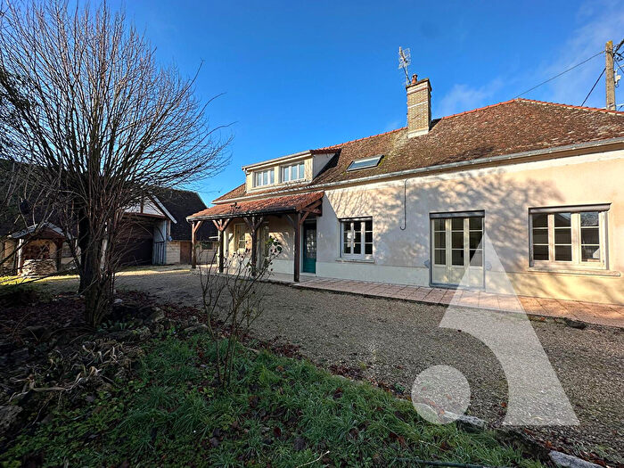 Maison 5 pièces à louer à Saint-Lyé
