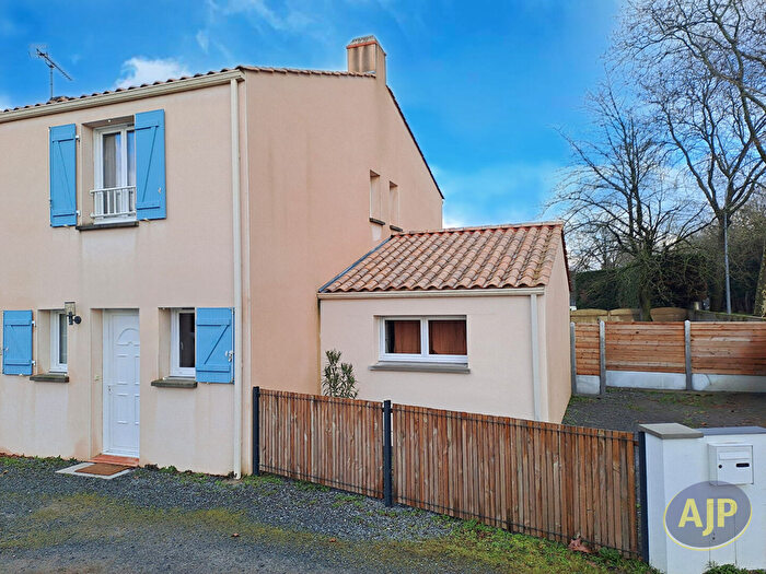 Maison à vendre - Challans, Route de Cholet, Route de la Roche-sur-Yon - 4 pièces - 3 chambres