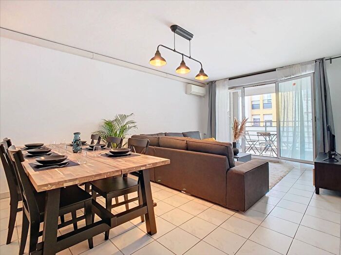 Appartement à louer - Croix Luizet, Villeurbanne - 5 pièces - 1 chambre