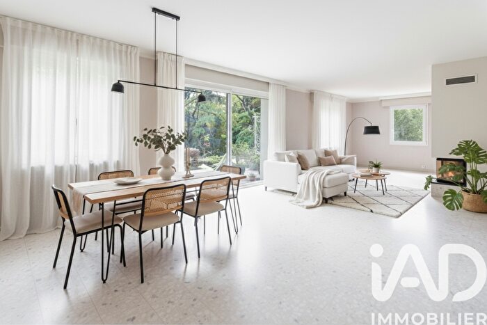 Maison à vendre - Saint-Étienne-de-Montluc - 8 pièces - 6 chambres