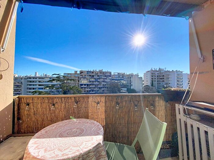 Appartement à louer - La Colle, Antibes - 4 pièces - 3 chambres