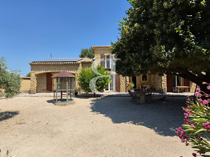 Maison 7 pièces à Sainte-Cécile-les-Vignes, à vendre