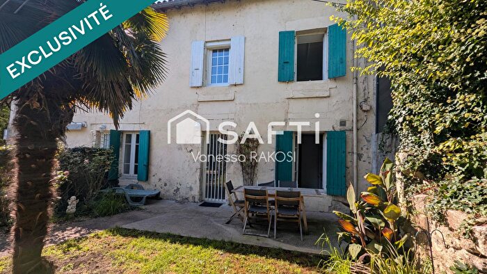 Maison à vendre - Saintes, Centre-ville - 3 pièces - 2 chambres