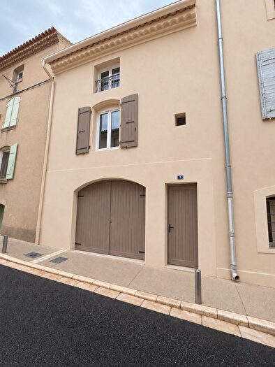 Maison 4 pièces à louer à Eyguières