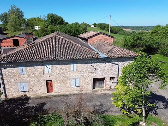Maison à vendre - Puygaillard-de-Quercy - 6 pièces - 5 chambres