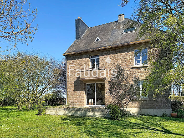 Maison à vendre - Troisgots - 7 pièces - 5 chambres