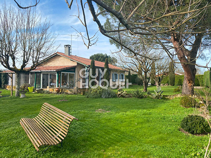 Maison à vendre - Saint-Médard-de-Guizières - 4 pièces - 3 chambres