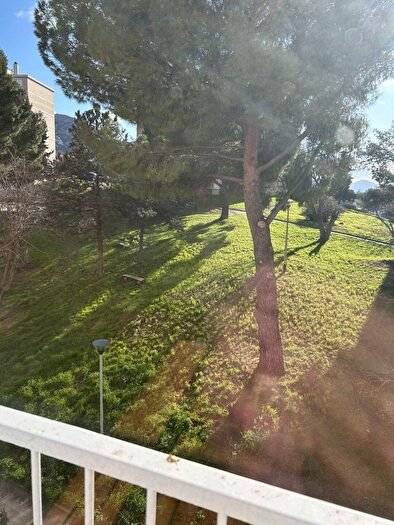 Appartement à louer - Marseille ème arrondissement - 3 pièces - 2 chambres