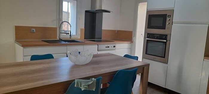 Maison à louer - Saint-Cyr-sur-Mer - 3 pièces - 2 chambres