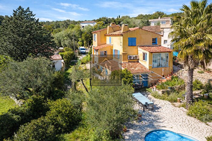 Maison à vendre - Solliès-Toucas - 6 pièces - 5 chambres