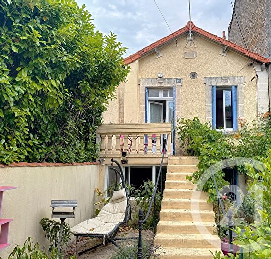 Maison à vendre - Angoulême, Champ de Mars - 4 pièces - 3 chambres