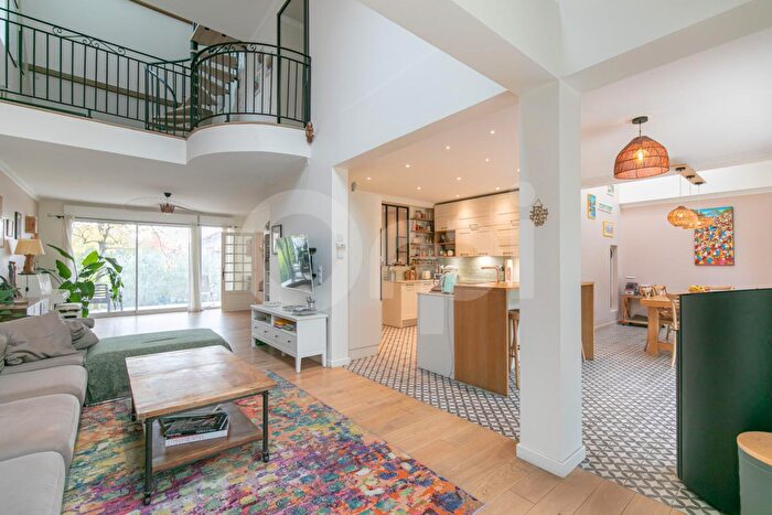 Maison à vendre - Fontenay-sous-Bois, Centre-ville - 9 pièces - 7 chambres