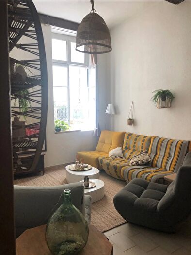 Appartement 2 pièces à louer à Nîmes, Ecusson, Arènes