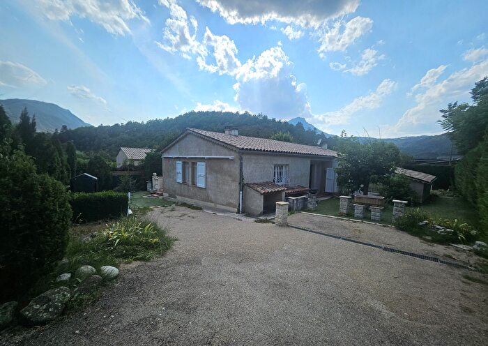 Maison 3 pièces à vendre à Castellane