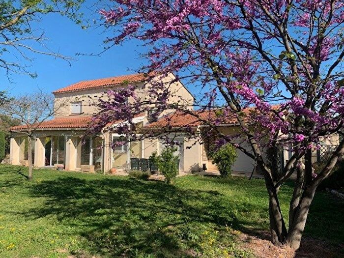 Maison à vendre - Beaucaire, Centre-ville - 8 pièces - 5 chambres