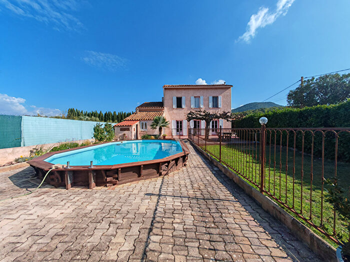 Maison à vendre - Carqueiranne - 5 pièces - 3 chambres