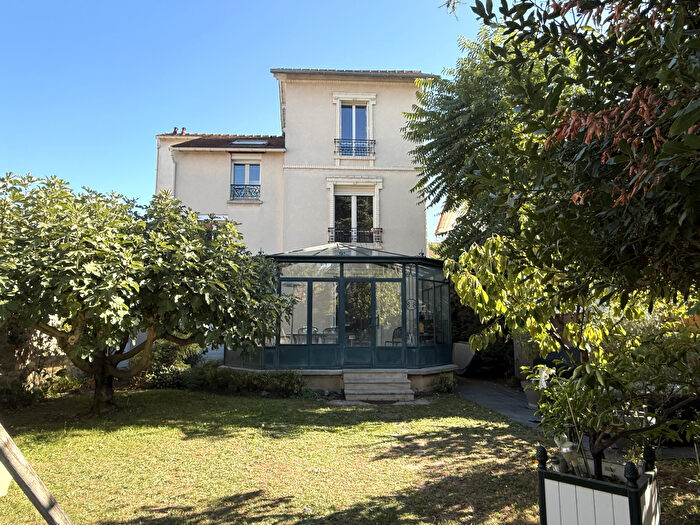 Maison 11 pièces à Maisons-Alfort, Centre-ville, à vendre