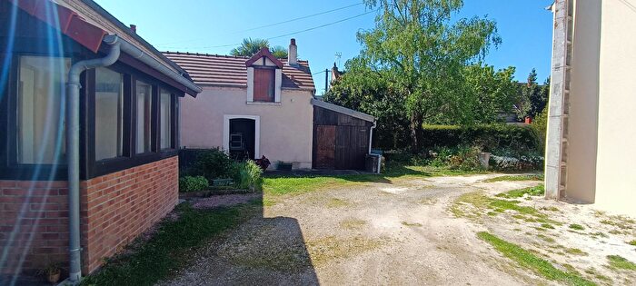 Maison à vendre - Civray - 5 pièces - 3 chambres