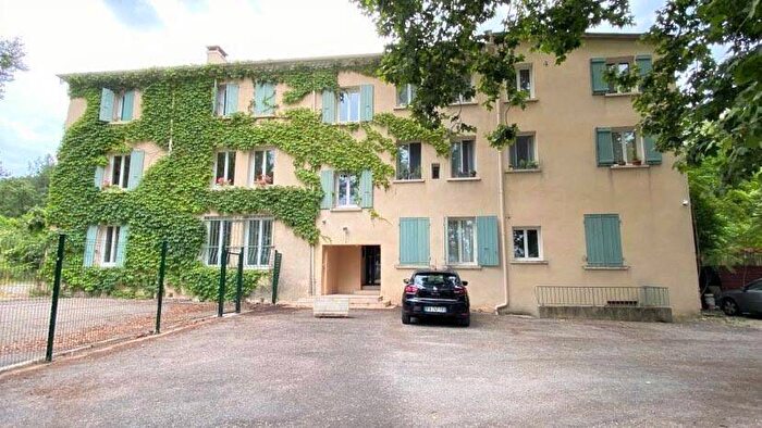 Appartement à louer - Quartiers Nord-Les Chaumianes-Le Thor, Sisteron - 4 pièces - 3 chambres