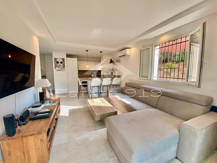 Appartement à vendre - Mougins, Centre-ville, Village, Tournamy, Le Val de Mougins - 2 pièces - 1 chambre