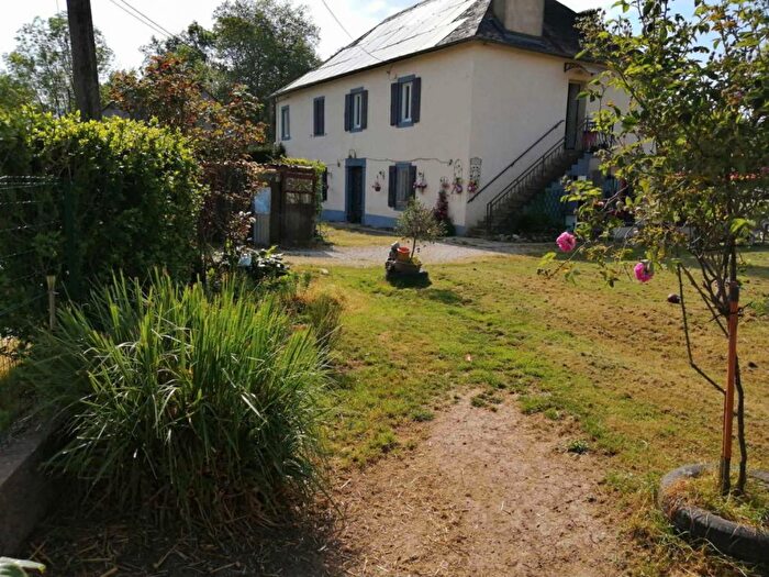 Maison à vendre - Oloron-Sainte-Marie - 6 pièces - 5 chambres