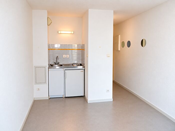 Appartement 1 pièce à Dijon, Voltaire, Champmaillot, à louer