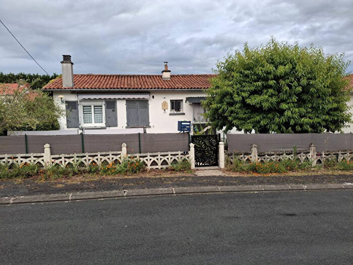 Maison 5 pièces à Civray, à vendre