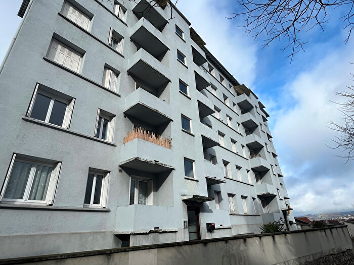Appartement à vendre - Saint-Étienne, Crêt de Roc - 4 pièces - 3 chambres